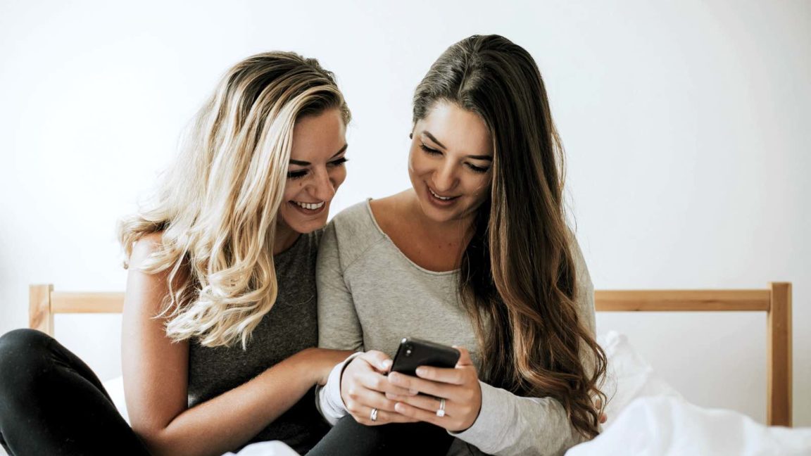 Kribbeln in den Beinen: 11 Ursachen und was dagegen wirklich hilft